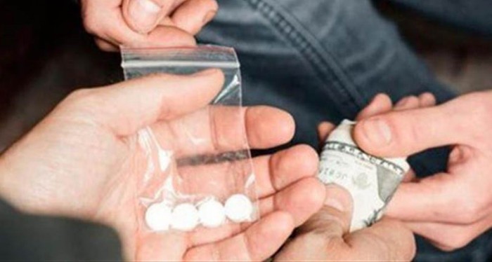 الإطاحة بمروج مخدرات في الوسط التربوي والوسط الرياضي – جريدة الحرية ...